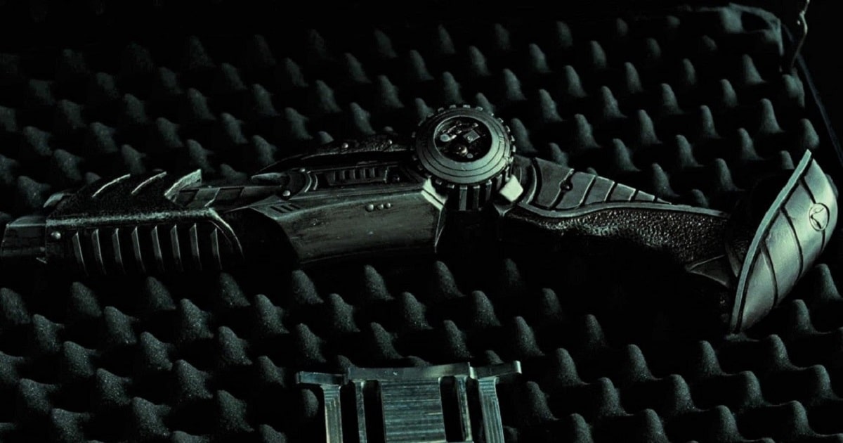 Predator Pistol: Overview Of All Yautja Guns | AvP Central